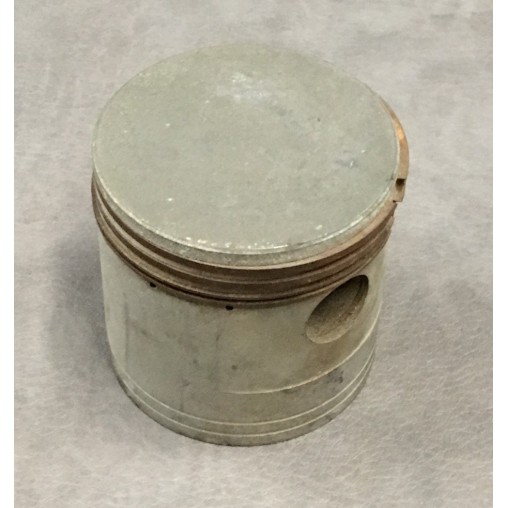 Piston pour Motobécane 500cc. Vendu complet : piston, segments, axe et ...