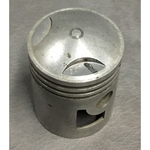 Piston pour Peugeot 150. Vendu complet : piston, segments, axe et clips ...